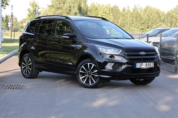 Black Ford Kuga 2018 in Jelgava, with an engine capacity of 1.50 L and mileage of 162 thousand km for 13500 €, photo 3 on AUTOMOTO.COM.LV
