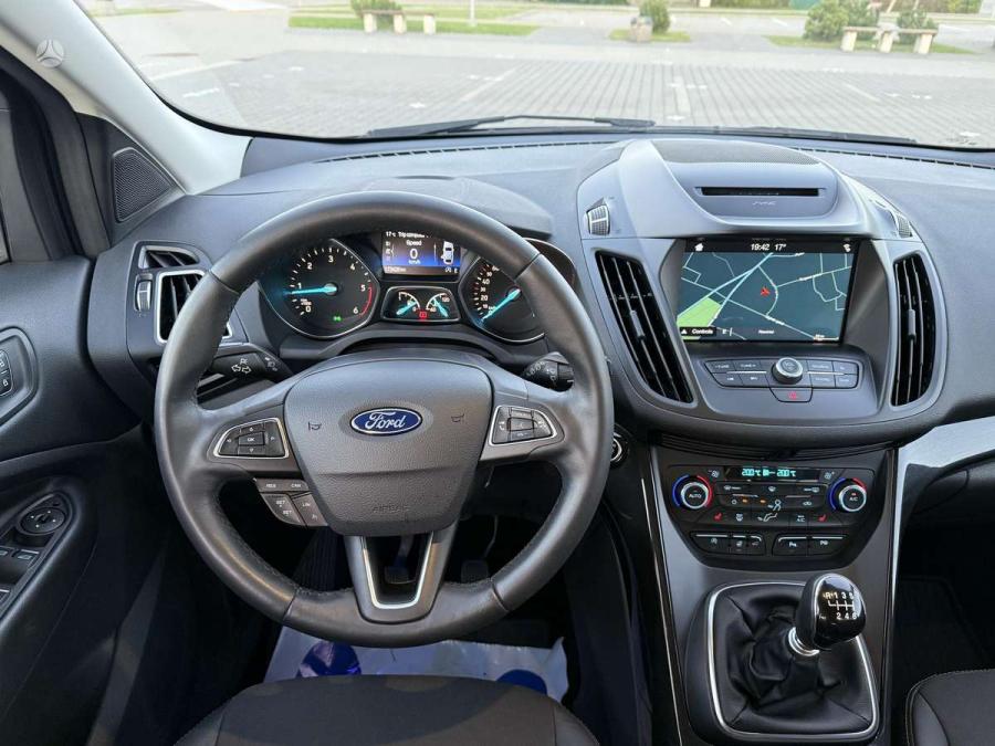 Melns Ford Kuga 2018 Raseiniai, ar dzinēja tilpumu 1.50 L un nobraukumu 173 tūkst. km par 9999 €, foto 13 vietnē AUTOMOTO.COM.LV