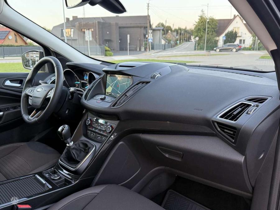 Melns Ford Kuga 2018 Raseiniai, ar dzinēja tilpumu 1.50 L un nobraukumu 173 tūkst. km par 9999 €, foto 18 vietnē AUTOMOTO.COM.LV
