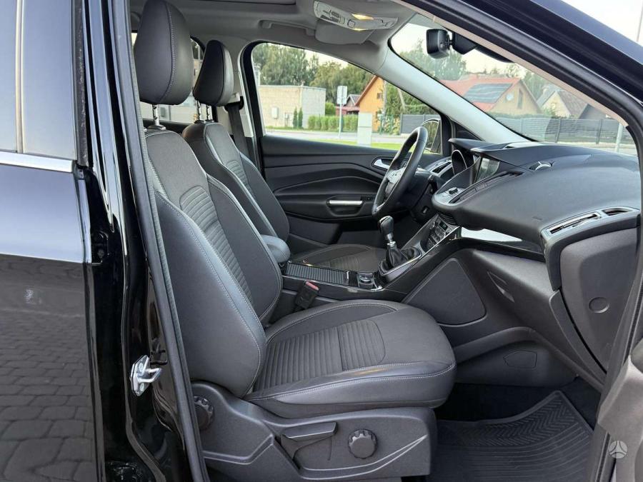 Melns Ford Kuga 2018 Raseiniai, ar dzinēja tilpumu 1.50 L un nobraukumu 173 tūkst. km par 9999 €, foto 20 vietnē AUTOMOTO.COM.LV