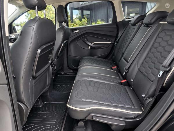 Black Ford Kuga 2018 in Pakruojis, with an engine capacity of 1.50 L and mileage of 195 thousand km for 9300 €, photo 9 on AUTOMOTO.COM.LV