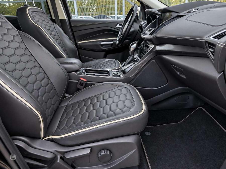Melns Ford Kuga 2018 Pakruojis, ar dzinēja tilpumu 1.50 L un nobraukumu 195 tūkst. km par 9300 €, foto 10 vietnē AUTOMOTO.COM.LV