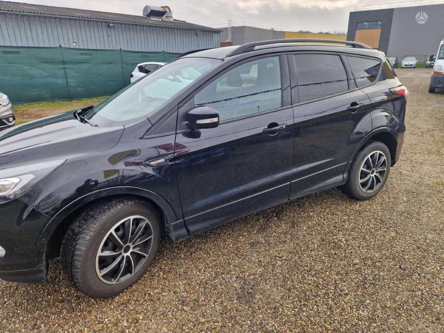 Melns Ford Kuga 2019 Tauragė, ar dzinēja tilpumu 1.50 L un nobraukumu 170 tūkst. km par 10300 €, foto 1 vietnē AUTOMOTO.COM.LV