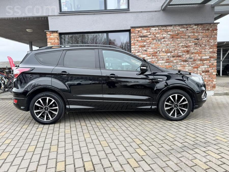 Melns Ford Kuga 2019 Talsi, ar dzinēja tilpumu 1.50 L un nobraukumu 164 tūkst. km par 13000 €, foto 4 vietnē AUTOMOTO.COM.LV