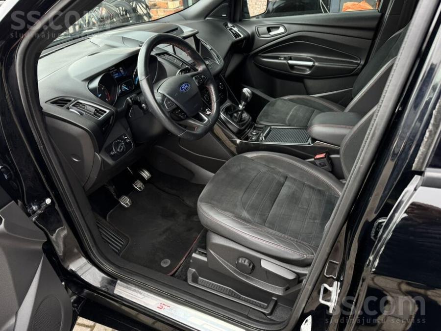 Melns Ford Kuga 2019 Talsi, ar dzinēja tilpumu 1.50 L un nobraukumu 164 tūkst. km par 13000 €, foto 16 vietnē AUTOMOTO.COM.LV