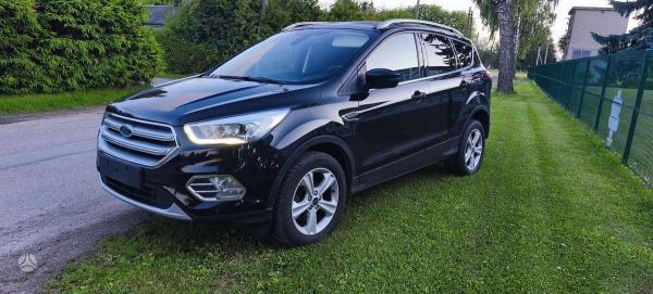 Melns Ford Kuga 2019 Marijampole, ar dzinēja tilpumu 2.00 L un nobraukumu 250 tūkst. km par 9700 €, foto 1 vietnē AUTOMOTO.COM.LV