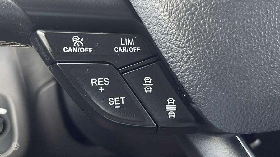 Black Ford Kuga 2019 in Marijampole, with an engine capacity of 2.00 L and mileage of 221 thousand km for 13900 €, photo 22 on AUTOMOTO.COM.LV