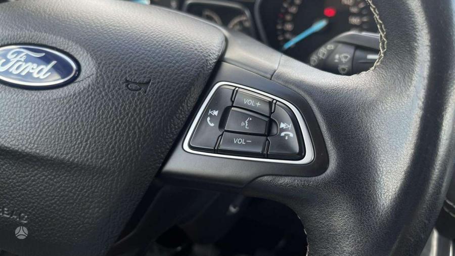 Black Ford Kuga 2019 in Marijampole, with an engine capacity of 2.00 L and mileage of 221 thousand km for 13900 €, photo 23 on AUTOMOTO.COM.LV