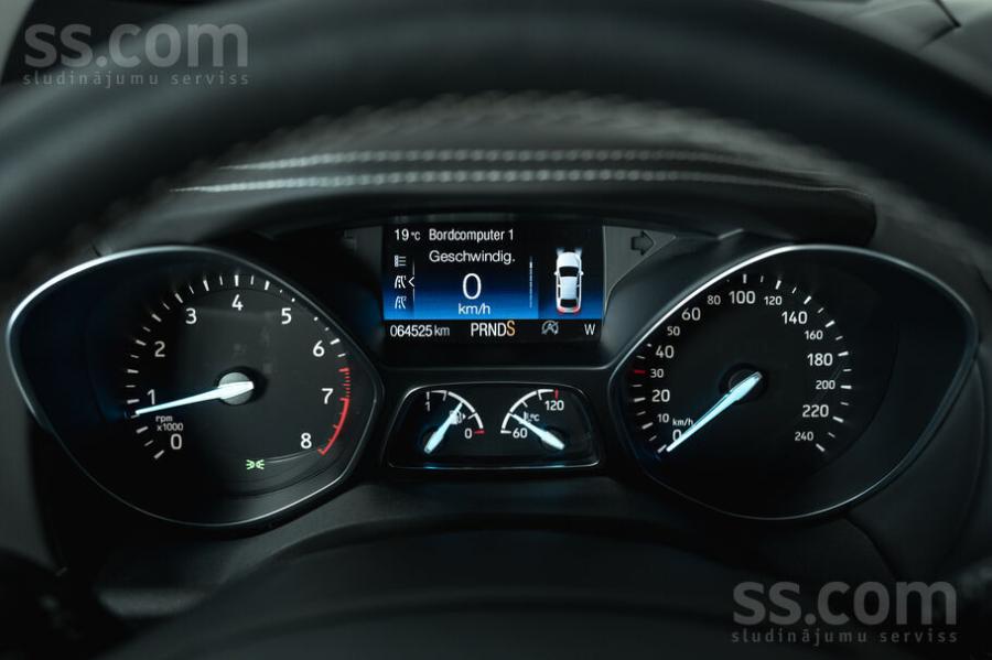 Black Ford Kuga 2019 in Riga, with an engine capacity of 1.50 L and mileage of 65 thousand km for 12990 €, photo 8 on AUTOMOTO.COM.LV