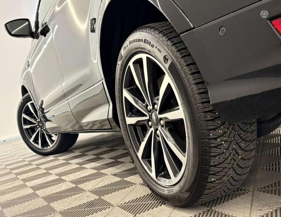 Black Ford Kuga 2019 in Marijampole, with an engine capacity of 1.50 L and mileage of 144 thousand km for 11999 €, photo 22 on AUTOMOTO.COM.LV