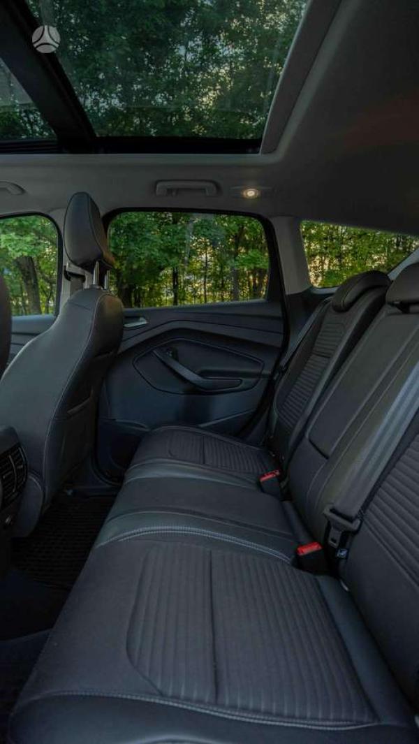 Ford Kuga 2019 in Vilnius on AUTOMOTO.COM.LV Black Ford Kuga 2019 in Vilnius, with an engine capacity of 1.50 L and mileage of 62 thousand km for 15300 €, photo 5 on AUTOMOTO.COM.LV