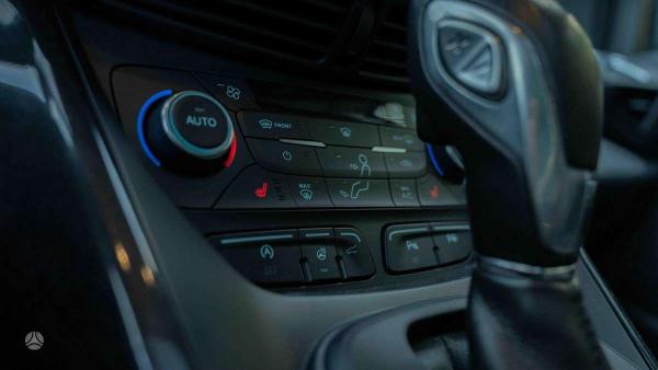 Ford Kuga 2019 in Vilnius on AUTOMOTO.COM.LV Black Ford Kuga 2019 in Vilnius, with an engine capacity of 1.50 L and mileage of 62 thousand km for 15300 €, photo 10 on AUTOMOTO.COM.LV