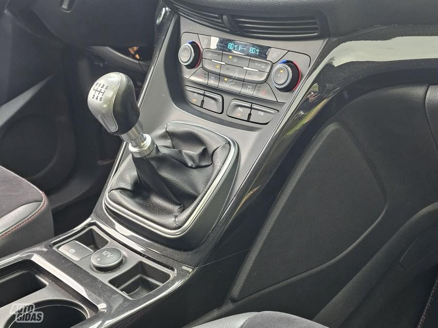 Black Ford Kuga 2019 in Ariogala, with an engine capacity of 1.50 L and mileage of 156 thousand km for 7000 €, photo 19 on AUTOMOTO.COM.LV