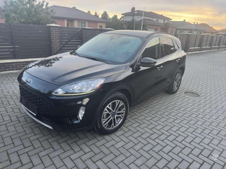 Melns Ford Kuga 2020 Klaipėda, ar dzinēja tilpumu 1.50 L un nobraukumu 39 tūkst. km par 15700 €, foto 1 vietnē AUTOMOTO.COM.LV