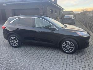 Melns Ford Kuga 2020 Klaipėda, ar dzinēja tilpumu 1.50 L un nobraukumu 39 tūkst. km par 15700 €, foto 3 vietnē AUTOMOTO.COM.LV