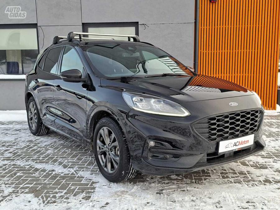 Black Ford Kuga 2020 in Vilnius, with an engine capacity of 2.50 L and mileage of 140 thousand km for 19965 €, photo 2 on AUTOMOTO.COM.LV
