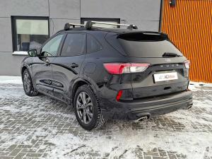 Black Ford Kuga 2020 in Vilnius, with an engine capacity of 2.50 L and mileage of 140 thousand km for 19965 €, photo 4 on AUTOMOTO.COM.LV