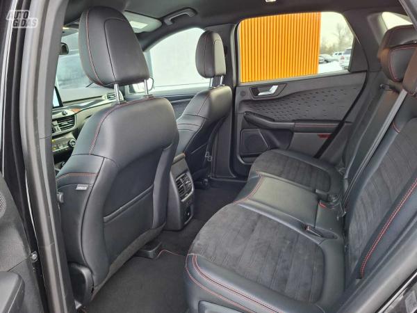 Black Ford Kuga 2020 in Vilnius, with an engine capacity of 2.50 L and mileage of 140 thousand km for 19965 €, photo 8 on AUTOMOTO.COM.LV