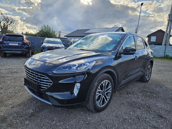 Black Ford Kuga 2020 in Kaunas, with an engine capacity of 2.49 L and mileage of 94 thousand km for 7999 €, photo 4 on AUTOMOTO.COM.LV