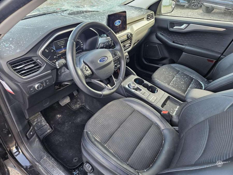 Melns Ford Kuga 2020 Kauņa, ar dzinēja tilpumu 2.49 L un nobraukumu 94 tūkst. km par 7999 €, foto 6 vietnē AUTOMOTO.COM.LV