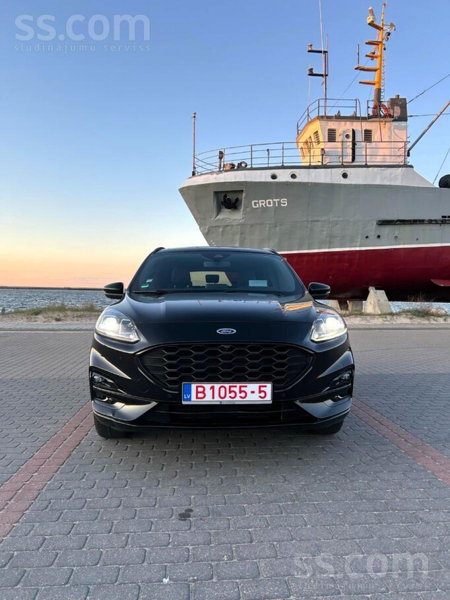 Black Ford Kuga 2021 in Ventspils, with an engine capacity of 2.00 L and mileage of 185 thousand km for 4150 €, photo 2 on AUTOMOTO.COM.LV