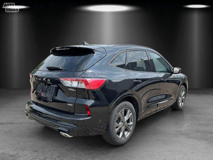 Black Ford Kuga 2021 in Kaunas, with an engine capacity of 2.50 L and mileage of 35 thousand km for 26407 €, photo 5 on AUTOMOTO.COM.LV