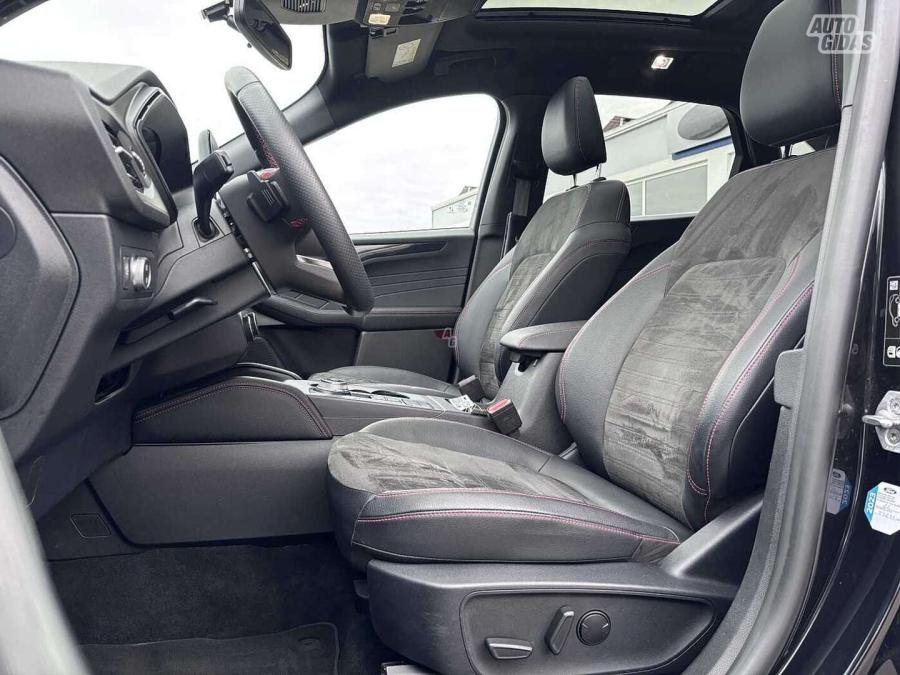 Black Ford Kuga 2021 in Kaunas, with an engine capacity of 2.00 L and mileage of 46 thousand km for 30630 €, photo 8 on AUTOMOTO.COM.LV
