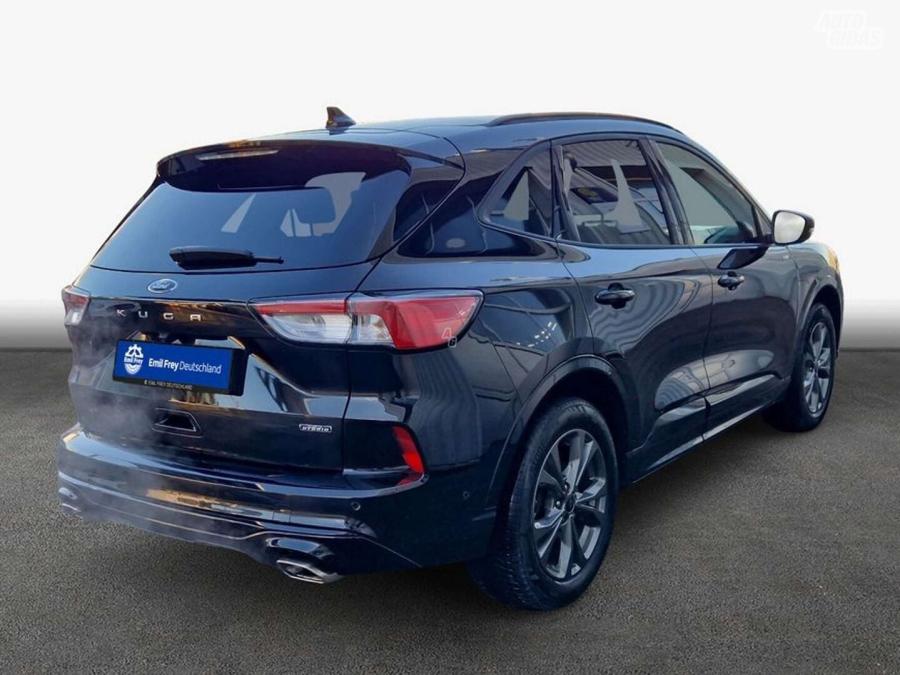 Black Ford Kuga 2021 in Kaunas, with an engine capacity of 2.50 L and mileage of 31 thousand km for 29033 €, photo 2 on AUTOMOTO.COM.LV