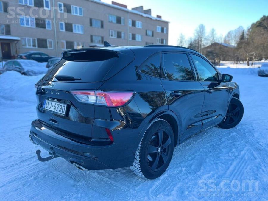 Melns Ford Kuga 2021 Kuldīga, ar dzinēja tilpumu 1.50 L un nobraukumu 226 tūkst. km par 15390 €, foto 3 vietnē AUTOMOTO.COM.LV