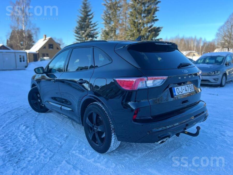 Melns Ford Kuga 2021 Kuldīga, ar dzinēja tilpumu 1.50 L un nobraukumu 226 tūkst. km par 15390 €, foto 4 vietnē AUTOMOTO.COM.LV