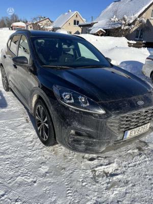 Black Ford Kuga 2021 in Klaipeda, with an engine capacity of 2.49 L and mileage of 65 thousand km for 24000 €, photo 3 on AUTOMOTO.COM.LV