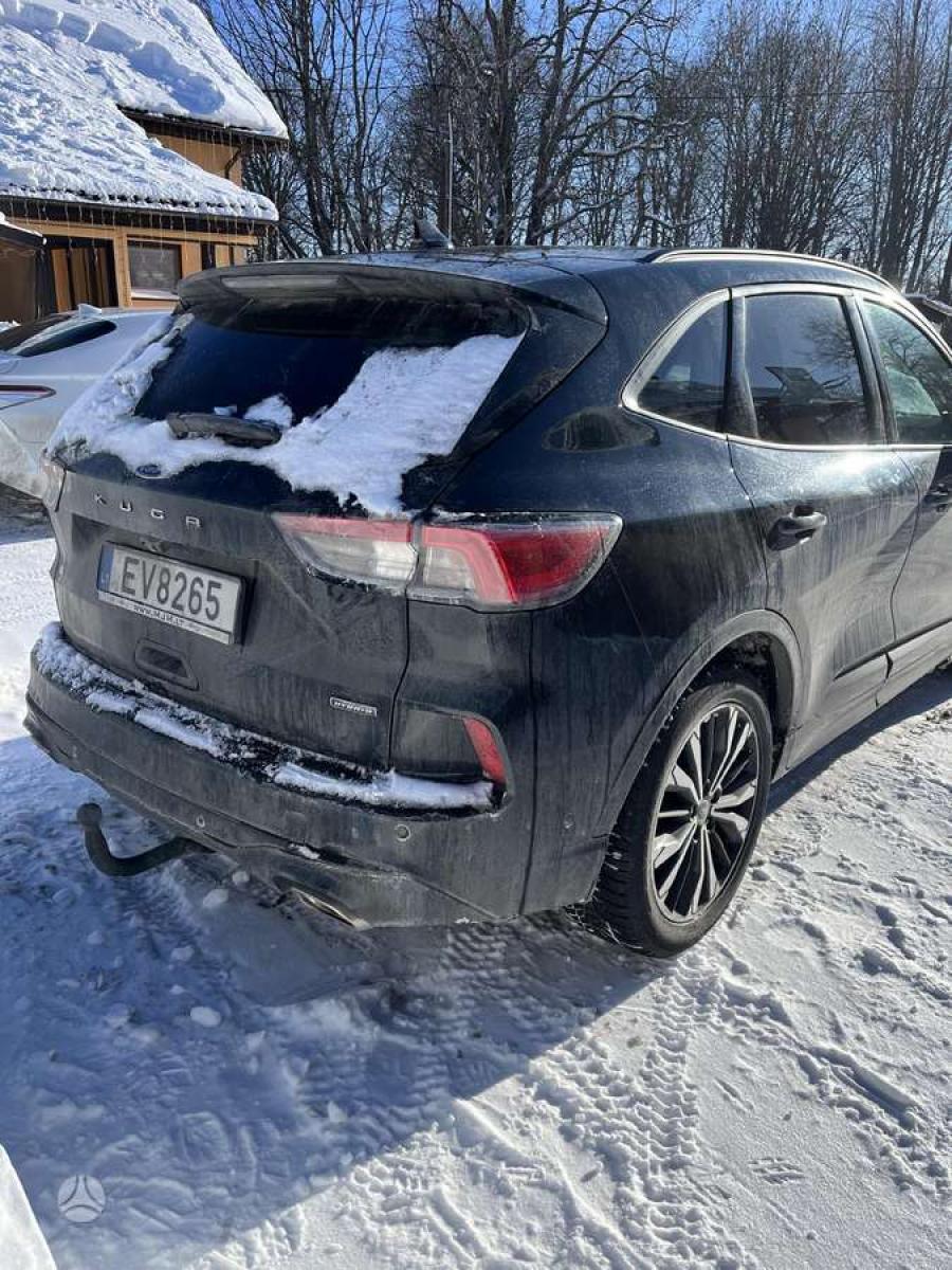 Black Ford Kuga 2021 in Klaipeda, with an engine capacity of 2.49 L and mileage of 65 thousand km for 24000 €, photo 6 on AUTOMOTO.COM.LV