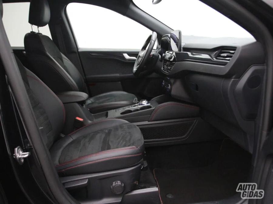 Black Ford Kuga 2021 in Vilnius, with an engine capacity of 2.00 L and mileage of 211 thousand km for 16799 €, photo 15 on AUTOMOTO.COM.LV