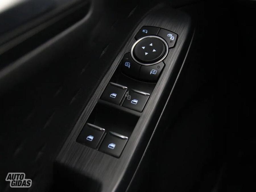 Black Ford Kuga 2021 in Vilnius, with an engine capacity of 2.00 L and mileage of 211 thousand km for 16799 €, photo 27 on AUTOMOTO.COM.LV