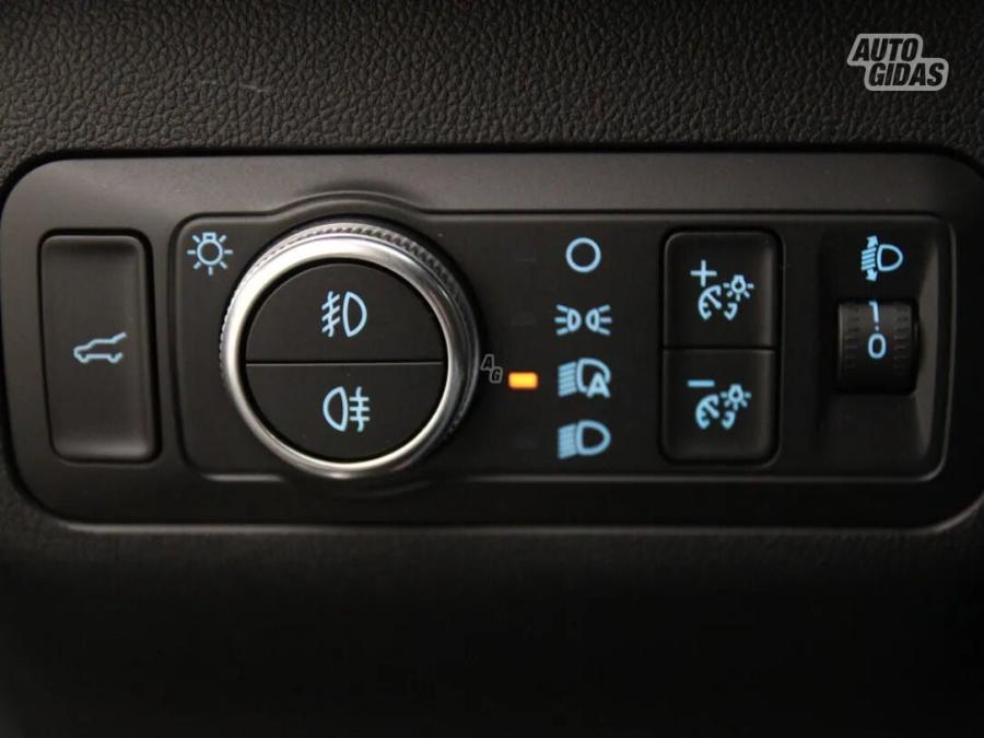 Black Ford Kuga 2021 in Vilnius, with an engine capacity of 2.00 L and mileage of 211 thousand km for 16799 €, photo 28 on AUTOMOTO.COM.LV