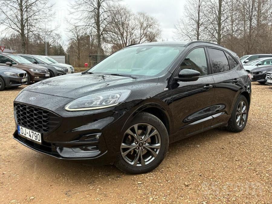 Melns Ford Kuga 2021 Kuldīga, ar dzinēja tilpumu 1.50 L un nobraukumu 226 tūkst. km par 14790 €, foto 4 vietnē AUTOMOTO.COM.LV