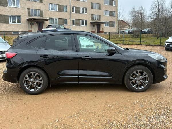 Black Ford Kuga 2021 in Kuldiga, with an engine capacity of 1.50 L and mileage of 226 thousand km for 14790 €, photo 4 on AUTOMOTO.COM.LV