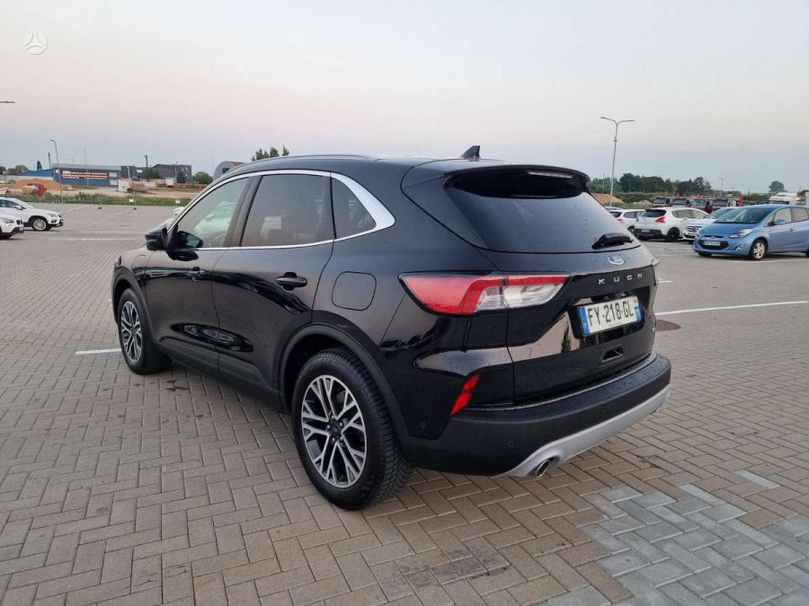 Black Ford Kuga 2021 in Taurage, with an engine capacity of 2.49 L and mileage of 156 thousand km for 14600 €, photo 4 on AUTOMOTO.COM.LV