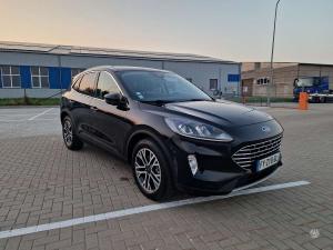 Black Ford Kuga 2021 in Taurage, with an engine capacity of 2.49 L and mileage of 156 thousand km for 14600 €, photo 8 on AUTOMOTO.COM.LV