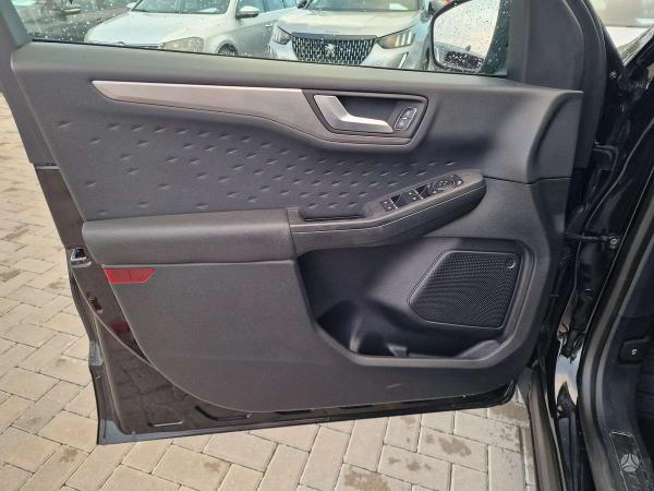 Black Ford Kuga 2021 in Taurage, with an engine capacity of 2.49 L and mileage of 156 thousand km for 14600 €, photo 9 on AUTOMOTO.COM.LV