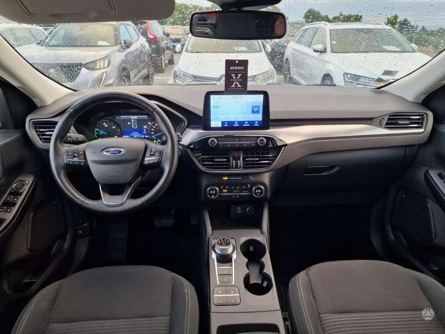 Black Ford Kuga 2021 in Taurage, with an engine capacity of 2.49 L and mileage of 156 thousand km for 14600 €, photo 19 on AUTOMOTO.COM.LV