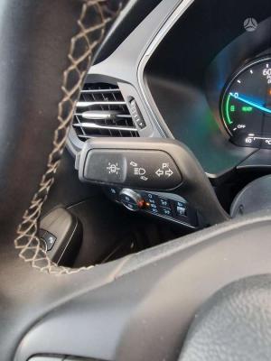Black Ford Kuga 2021 in Taurage, with an engine capacity of 2.49 L and mileage of 156 thousand km for 14600 €, photo 23 on AUTOMOTO.COM.LV