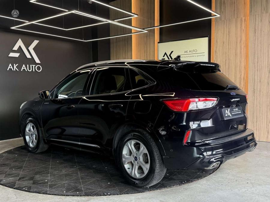 Black Ford Kuga 2021 in Kaunas, with an engine capacity of 2.49 L and mileage of 102 thousand km for 21790 €, photo 9 on AUTOMOTO.COM.LV