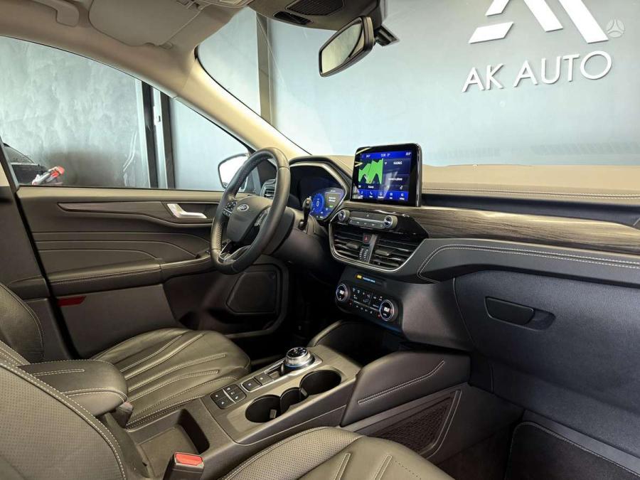 Black Ford Kuga 2021 in Kaunas, with an engine capacity of 2.49 L and mileage of 102 thousand km for 21790 €, photo 18 on AUTOMOTO.COM.LV
