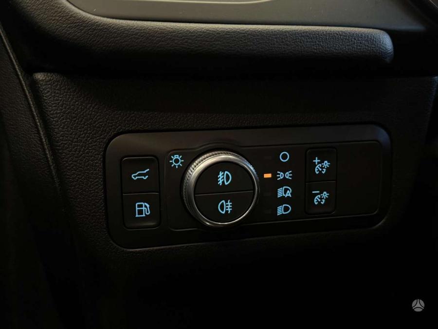 Black Ford Kuga 2021 in Kaunas, with an engine capacity of 2.49 L and mileage of 102 thousand km for 21790 €, photo 27 on AUTOMOTO.COM.LV