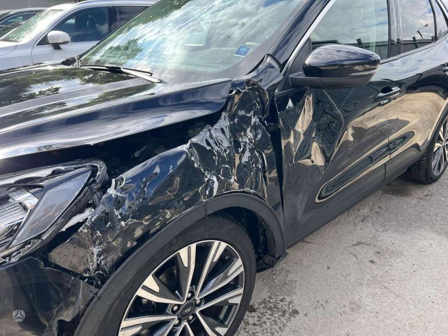 Melns Ford Kuga 2021 Kauņa, ar dzinēja tilpumu 2.49 L un nobraukumu 50 tūkst. km par 10900 €, foto 8 vietnē AUTOMOTO.COM.LV