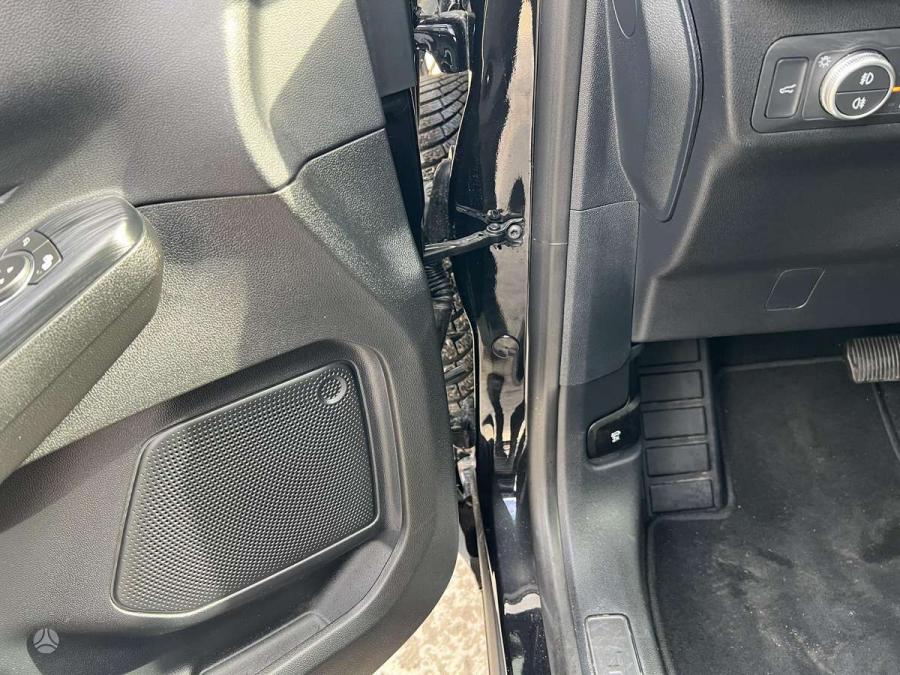 Melns Ford Kuga 2021 Kauņa, ar dzinēja tilpumu 2.49 L un nobraukumu 50 tūkst. km par 10900 €, foto 10 vietnē AUTOMOTO.COM.LV