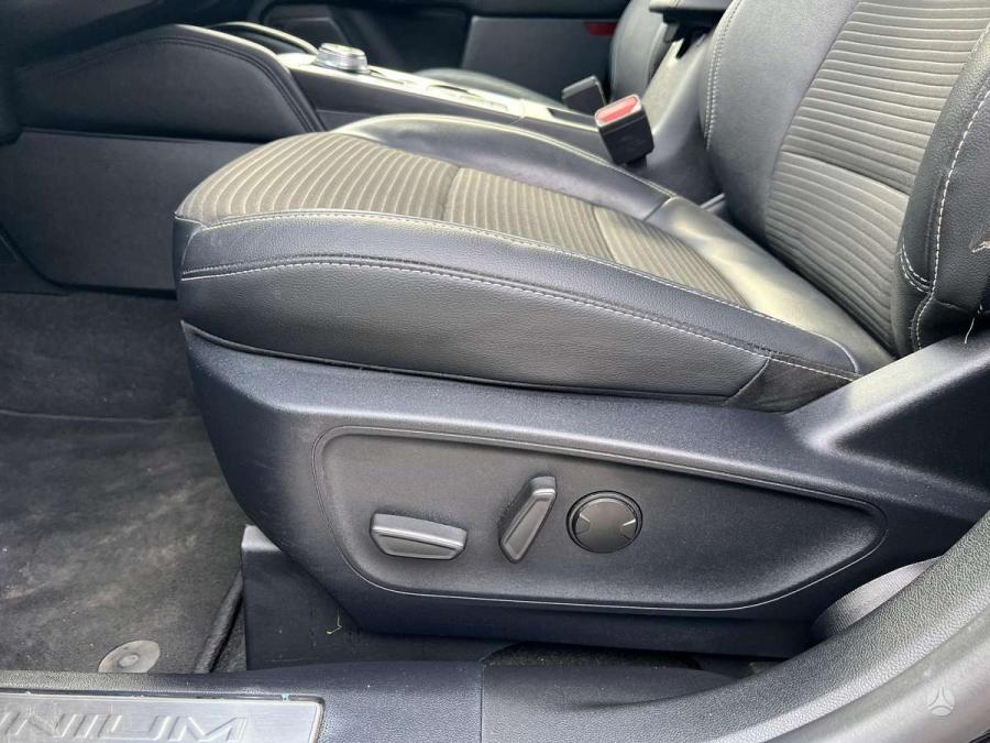 Melns Ford Kuga 2021 Kauņa, ar dzinēja tilpumu 2.49 L un nobraukumu 50 tūkst. km par 10900 €, foto 48 vietnē AUTOMOTO.COM.LV