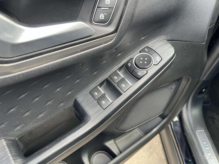 Melns Ford Kuga 2021 Kauņa, ar dzinēja tilpumu 2.49 L un nobraukumu 50 tūkst. km par 10900 €, foto 50 vietnē AUTOMOTO.COM.LV