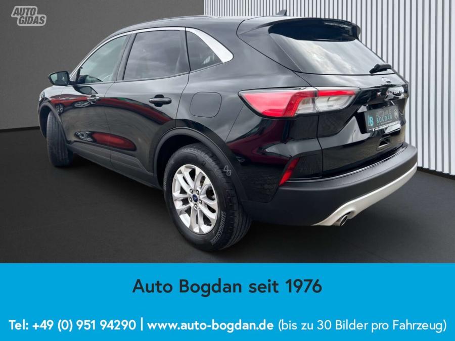 Black Ford Kuga 2022 in Kaunas, with an engine capacity of 1.50 L and mileage of 92 thousand km for 23249 €, photo 3 on AUTOMOTO.COM.LV